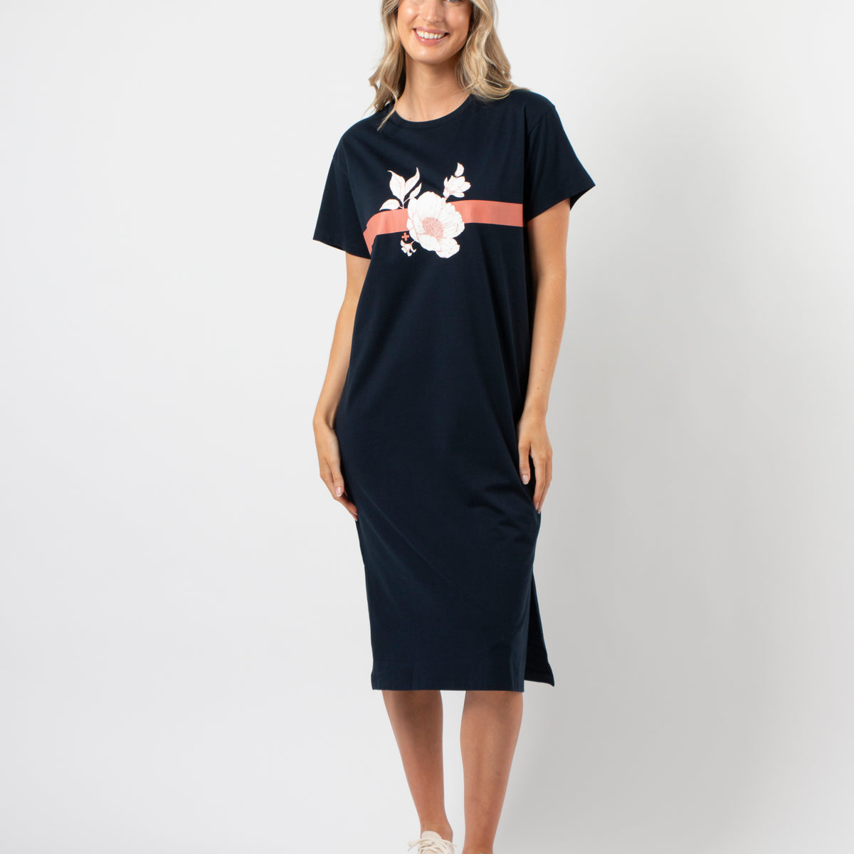 Maxie T-Shirt Dress - Navy Rose Floral – Stella+Gemma